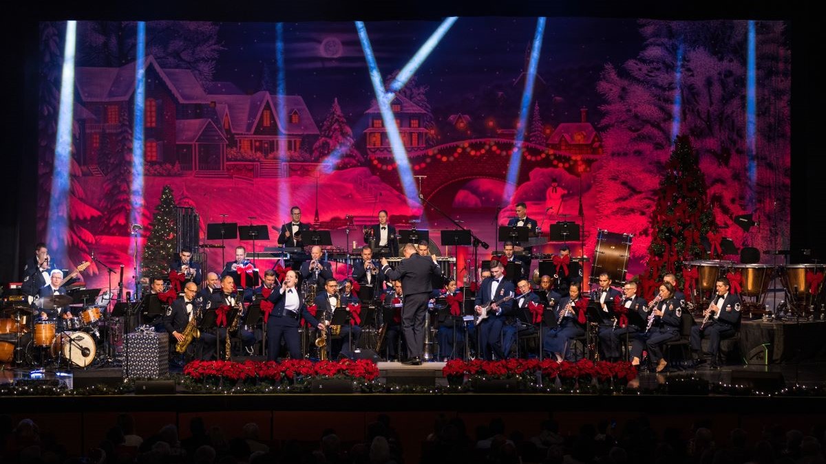 United States Air Force Academy Band "Holly & Ivy" Holiday Concert ...